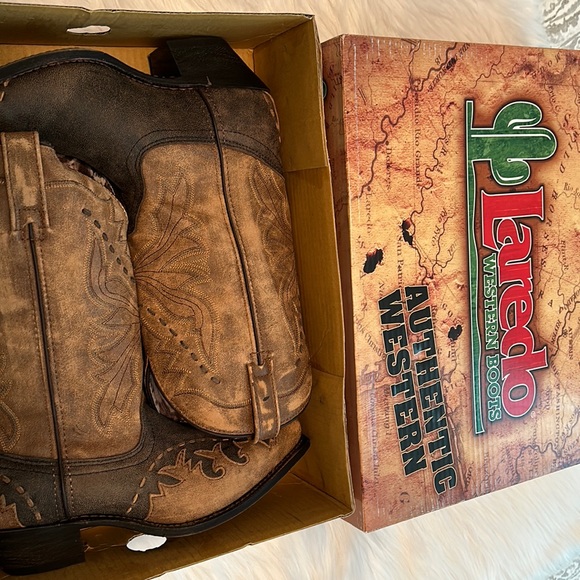 Laredo | Shoes | Authentic Western Laredo Boots Black And Tan Laced Tip ...
